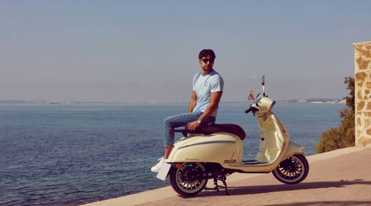 What clothes to wear electric motorcycle in summer? Tips – NEXT MOTORS